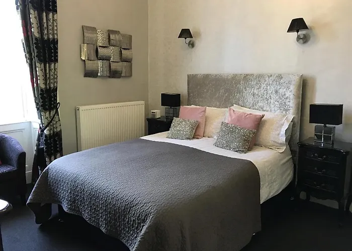 The 16 Best Bed and Breakfast in Edinburgh - B&B from 32£ 🛎️